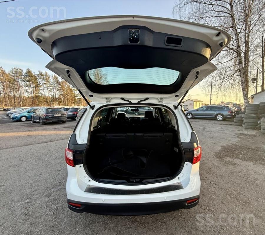 White Mazda 5 2015 in Riga, with an engine capacity of 1.60 L and mileage of 0 thousand km for 4990 €, photo 20 on AUTOMOTO.COM.LV