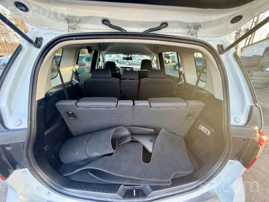 White Mazda 5 2015 in Riga, with an engine capacity of 1.60 L and mileage of 0 thousand km for 4990 €, photo 22 on AUTOMOTO.COM.LV