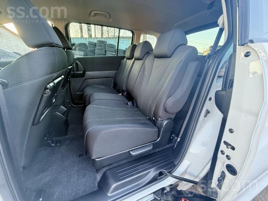 White Mazda 5 2015 in Riga, with an engine capacity of 1.60 L and mileage of 0 thousand km for 4990 €, photo 27 on AUTOMOTO.COM.LV