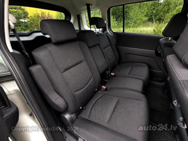 Yellow Mazda 5 2009 in Tartu, with an engine capacity of 2.00 L and mileage of 220 thousand km for 890 €, photo 7 on AUTOMOTO.COM.LV