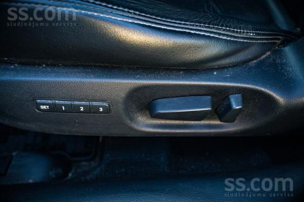Black Mazda 6 2008 in Riga, with an engine capacity of 2.50 L and mileage of 279 thousand km for 990 €, photo 10 on AUTOMOTO.COM.LV