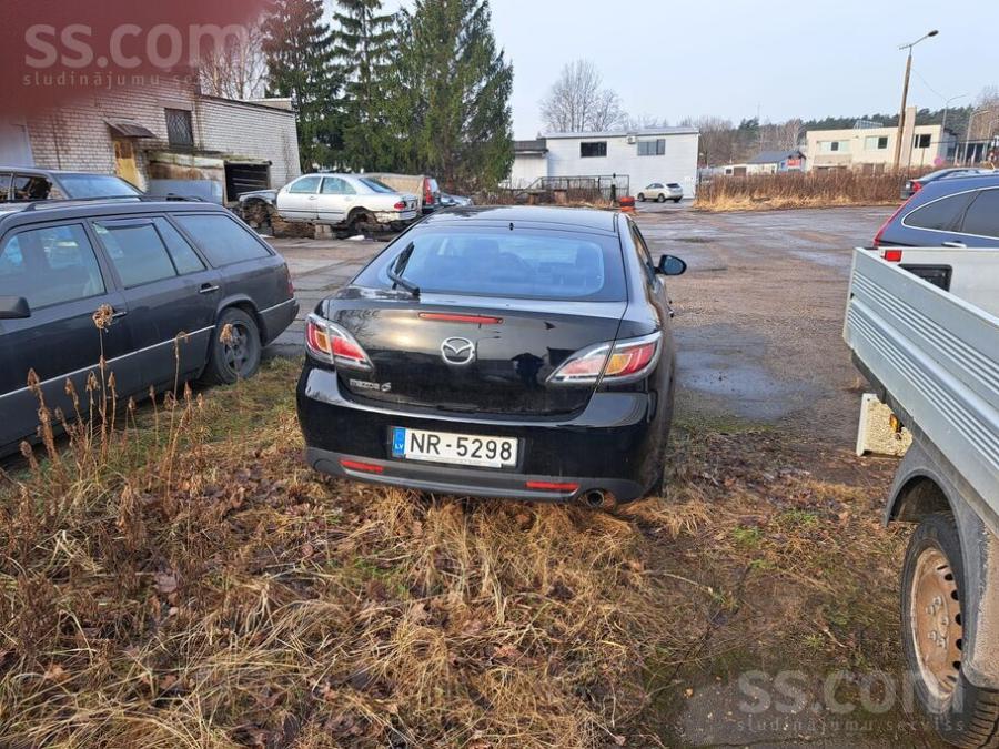 Черный Мазда 6 2011 в Рига, объемом двигателя 2.20 л и пробегом 180 тыс. км за 900 €, фото 4 на AUTOMOTO.COM.LV