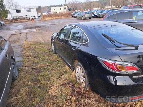Черный Мазда 6 2011 в Рига, объемом двигателя 2.20 л и пробегом 180 тыс. км за 900 €, фото 4 на AUTOMOTO.COM.LV