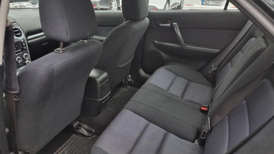 Black Mazda 6 2005 in Riga, with an engine capacity of 2.00 L and mileage of 171 thousand km for 1770 €, photo 3 on AUTOMOTO.COM.LV
