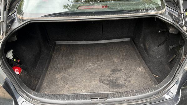 Melns Mazda 6 2007 Tallina, ar dzinēja tilpumu 2.00 L un nobraukumu 229 tūkst. km par 1500 €, foto 10 vietnē AUTOMOTO.COM.LV