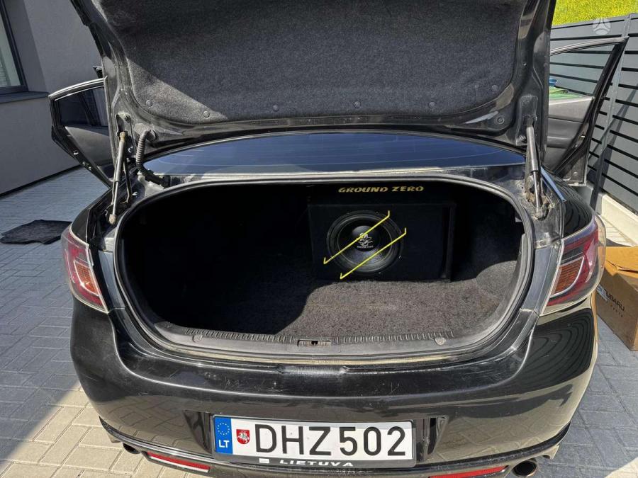 Black Mazda 6 2008 in Kaunas, with an engine capacity of 2.00 L and mileage of 234 thousand km for 1800 €, photo 8 on AUTOMOTO.COM.LV