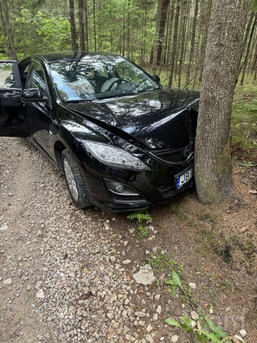 Black Mazda 6 2012 in Riga, with an engine capacity of 2.00 L and mileage of 119 thousand km for 1300 €, photo 1 on AUTOMOTO.COM.LV