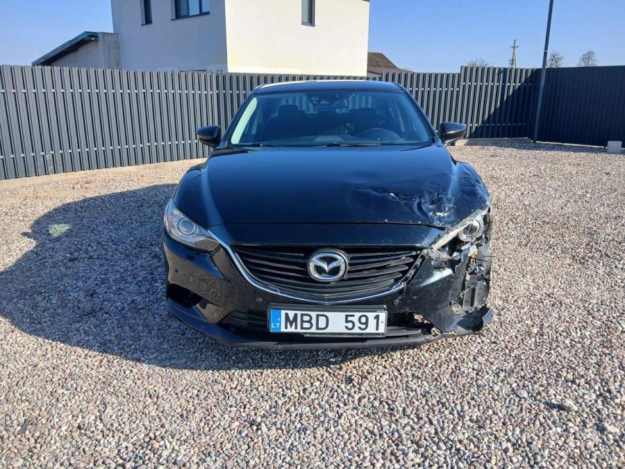 Black Mazda 6 2013 in Alytus, with an engine capacity of 2.18 L and mileage of 248 thousand km for 2900 €, photo 3 on AUTOMOTO.COM.LV