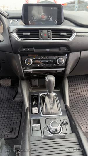 Melns Mazda 6 2017 Tallina, ar dzinēja tilpumu 2.00 L un nobraukumu 91 tūkst. km par 16000 €, foto 10 vietnē AUTOMOTO.COM.LV