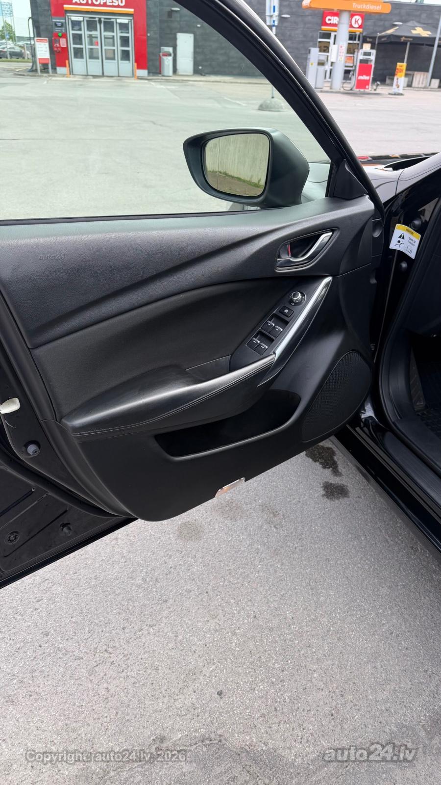 Melns Mazda 6 2017 Tallina, ar dzinēja tilpumu 2.00 L un nobraukumu 91 tūkst. km par 16000 €, foto 15 vietnē AUTOMOTO.COM.LV