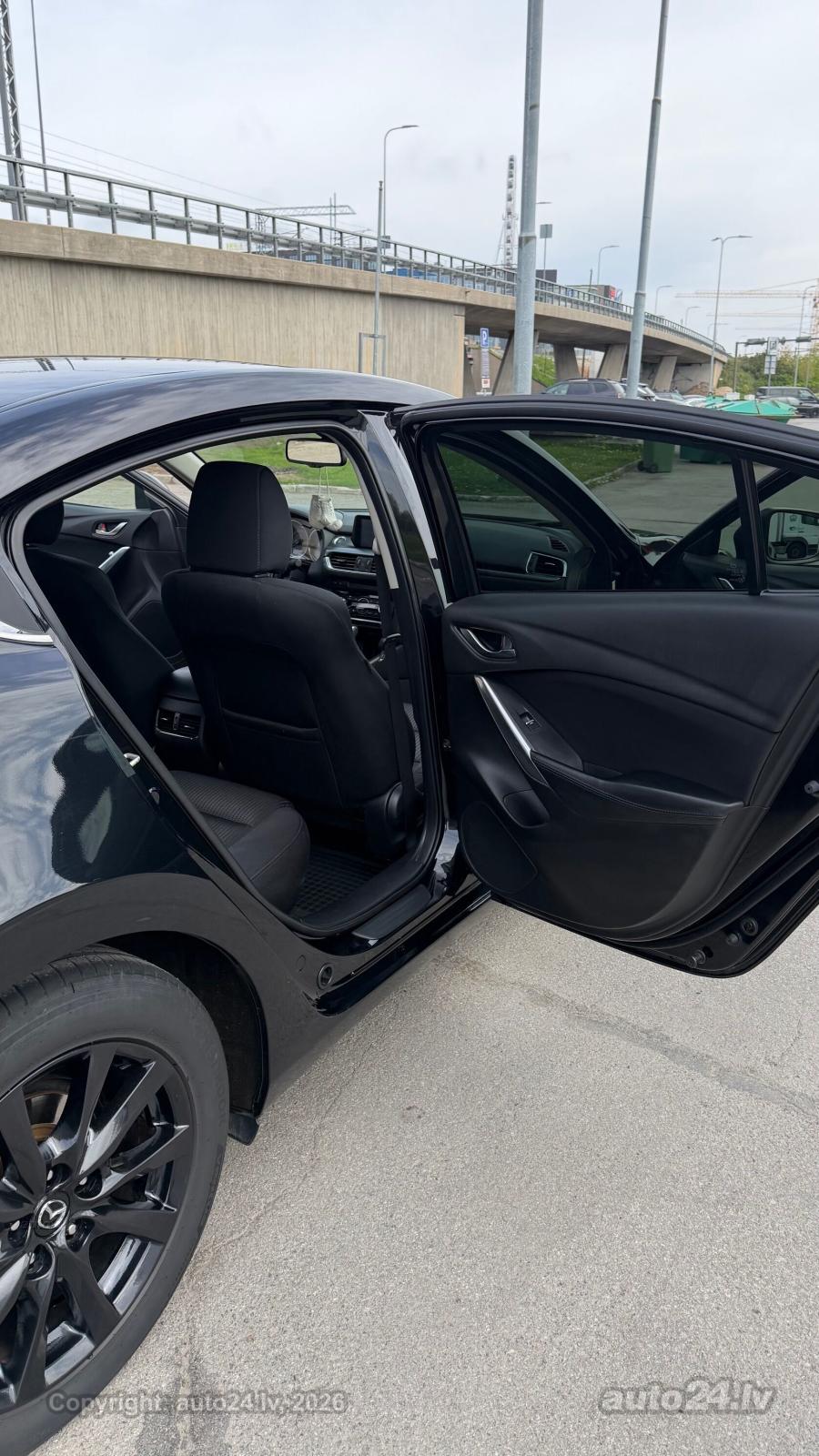 Melns Mazda 6 2017 Tallina, ar dzinēja tilpumu 2.00 L un nobraukumu 91 tūkst. km par 16000 €, foto 21 vietnē AUTOMOTO.COM.LV