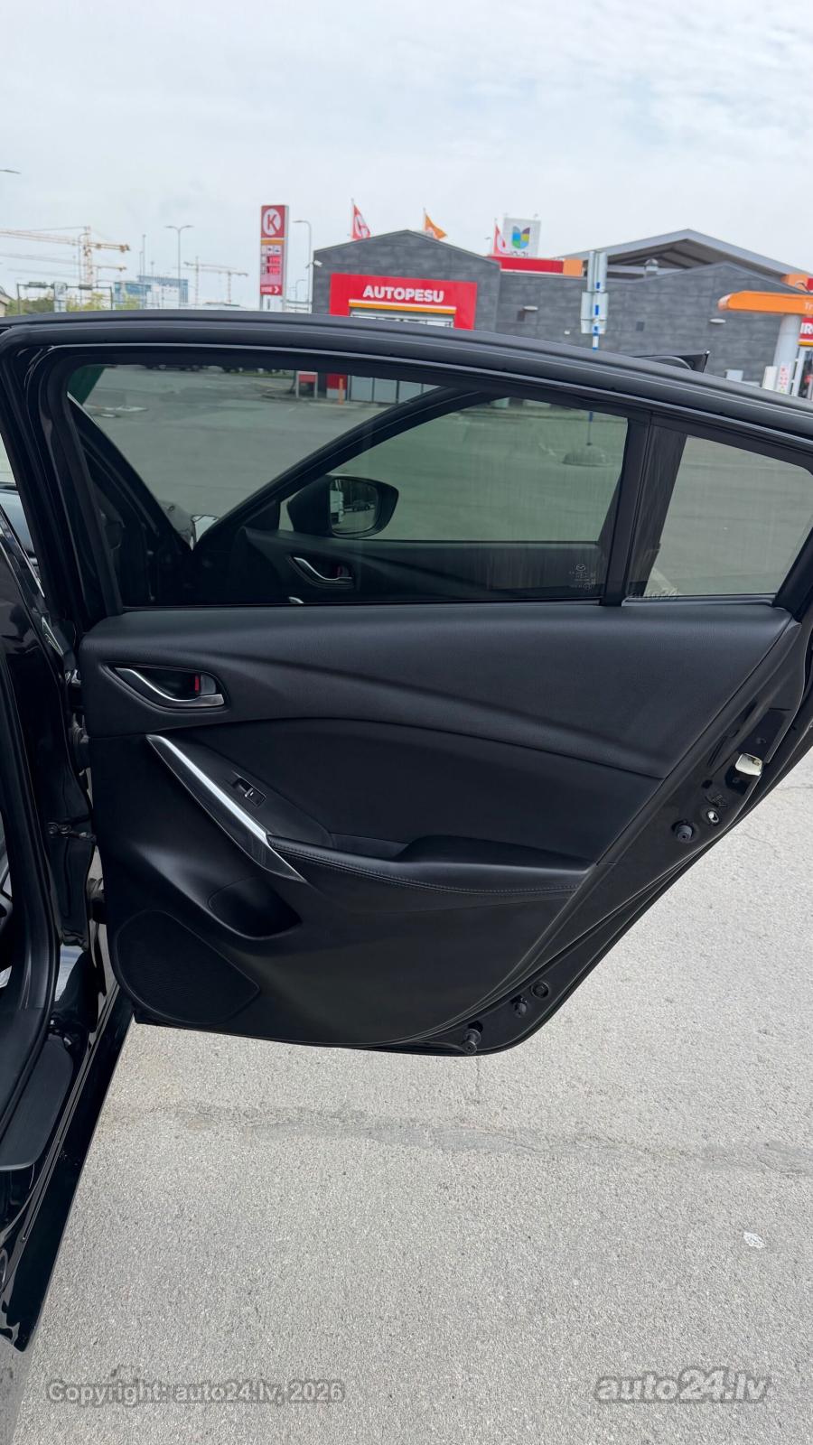 Melns Mazda 6 2017 Tallina, ar dzinēja tilpumu 2.00 L un nobraukumu 91 tūkst. km par 16000 €, foto 22 vietnē AUTOMOTO.COM.LV