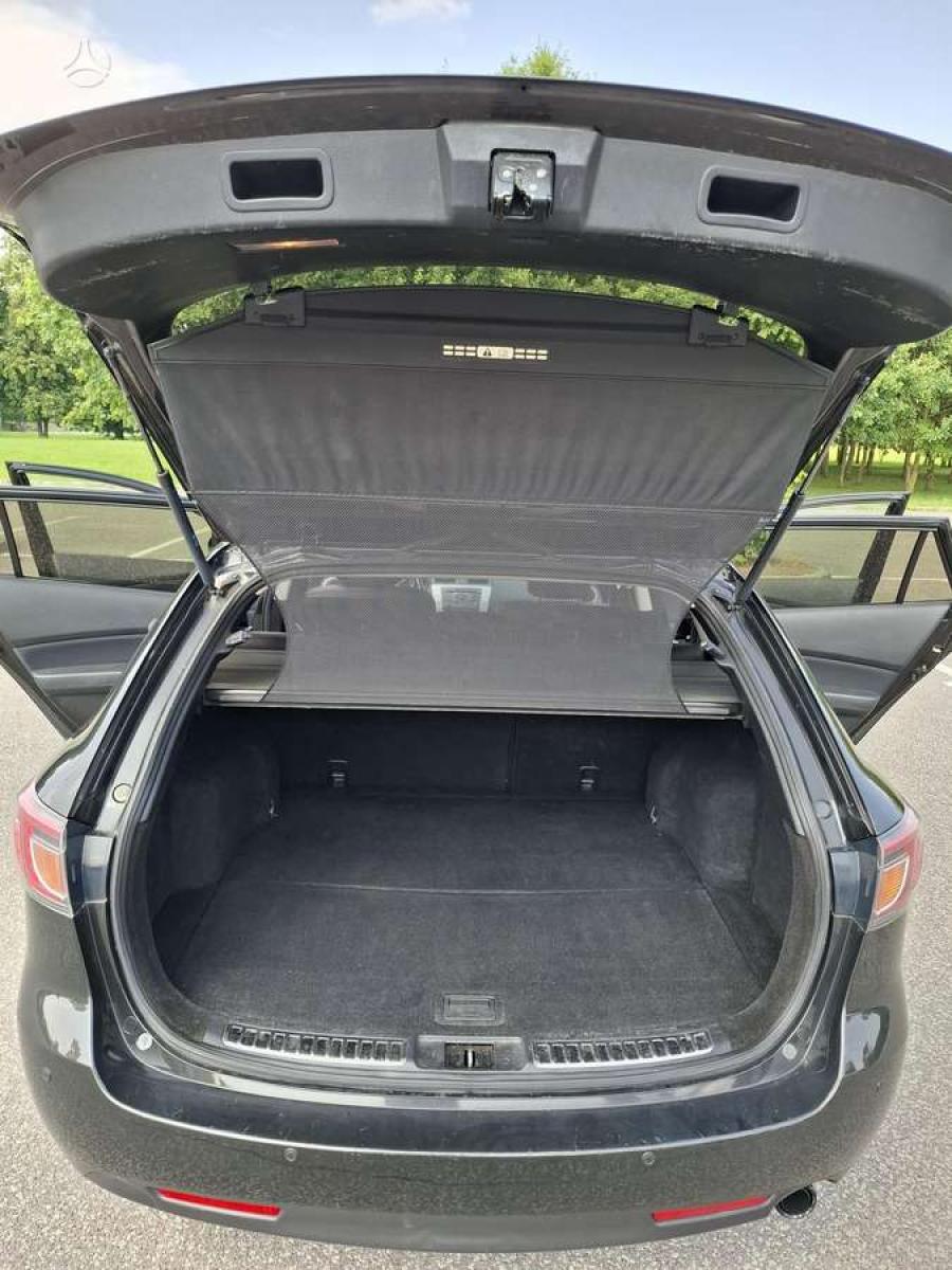 Black Mazda 6 2008 in Panevezys, with an engine capacity of 2.00 L and mileage of 307 thousand km for 2200 €, photo 11 on AUTOMOTO.COM.LV