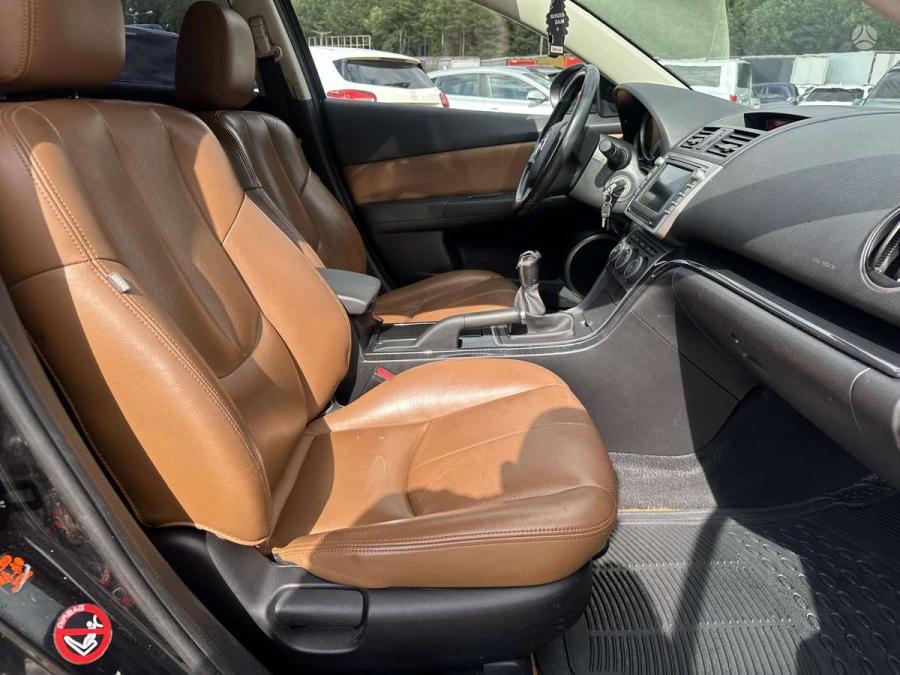 Melns Mazda 6 2009 Viļņa, ar dzinēja tilpumu 2.00 L un nobraukumu 309 tūkst. km par 1000 €, foto 12 vietnē AUTOMOTO.COM.LV