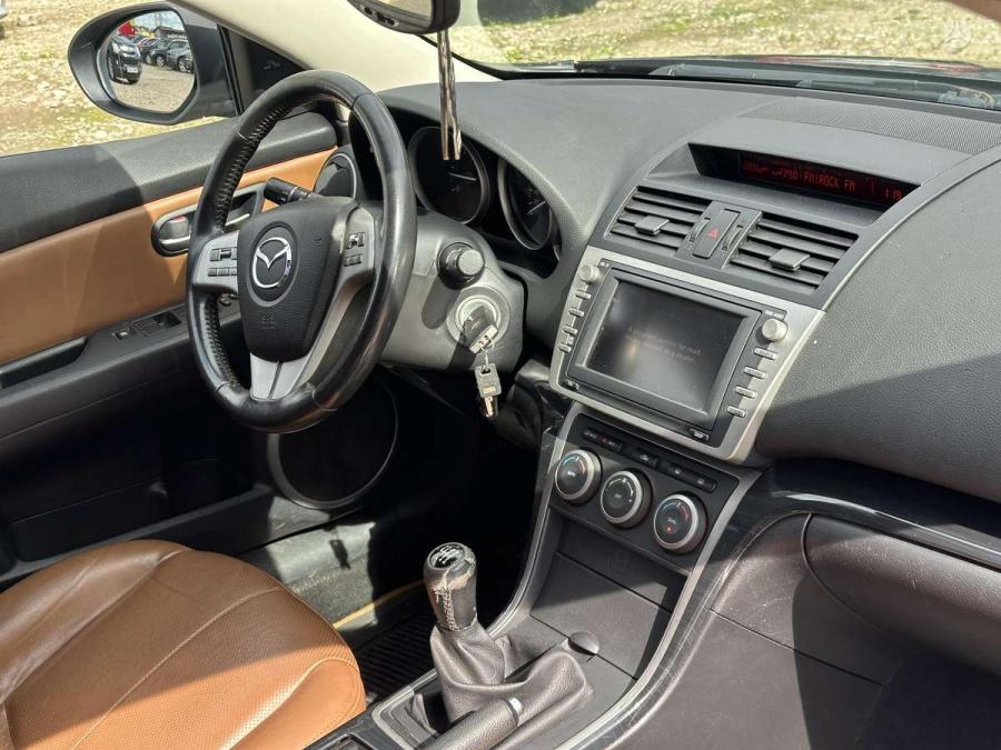 Melns Mazda 6 2009 Viļņa, ar dzinēja tilpumu 2.00 L un nobraukumu 309 tūkst. km par 1000 €, foto 13 vietnē AUTOMOTO.COM.LV