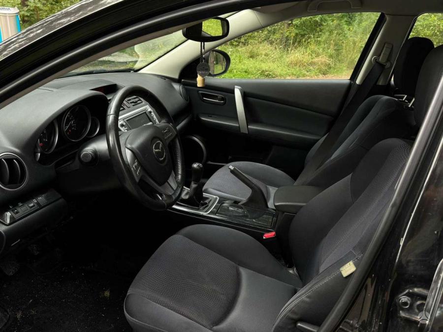 Black Mazda 6 2010 in Vilnius, with an engine capacity of 2.00 L and mileage of 300 thousand km for 2450 €, photo 8 on AUTOMOTO.COM.LV