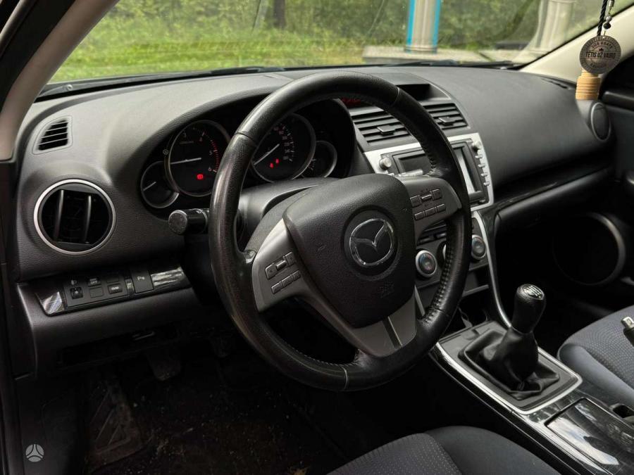 Black Mazda 6 2010 in Vilnius, with an engine capacity of 2.00 L and mileage of 300 thousand km for 2450 €, photo 9 on AUTOMOTO.COM.LV
