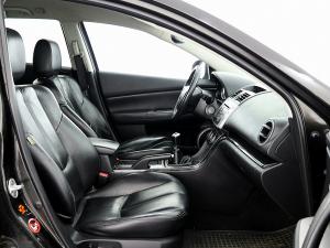 Black Mazda 6 2010 in Tallinn, with an engine capacity of 2.20 L and mileage of 334 thousand km for 1199 €, photo 7 on AUTOMOTO.COM.LV