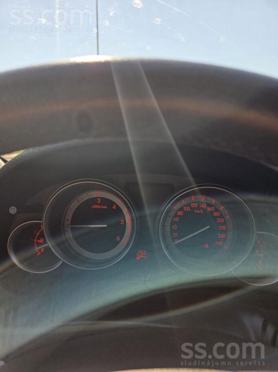 Black Mazda 6 2011 in Daugavpils, with an engine capacity of 2.20 L and mileage of 266 thousand km for 3500 €, photo 4 on AUTOMOTO.COM.LV