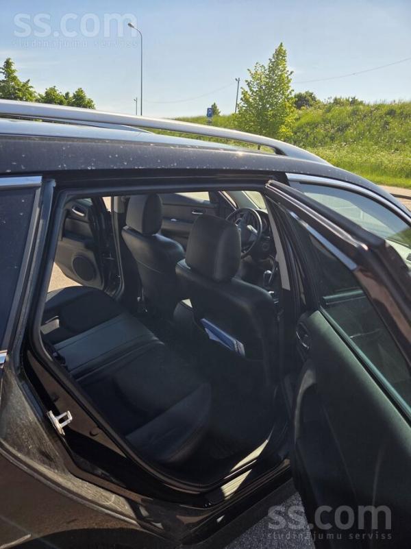 Black Mazda 6 2011 in Daugavpils, with an engine capacity of 2.20 L and mileage of 266 thousand km for 3500 €, photo 5 on AUTOMOTO.COM.LV