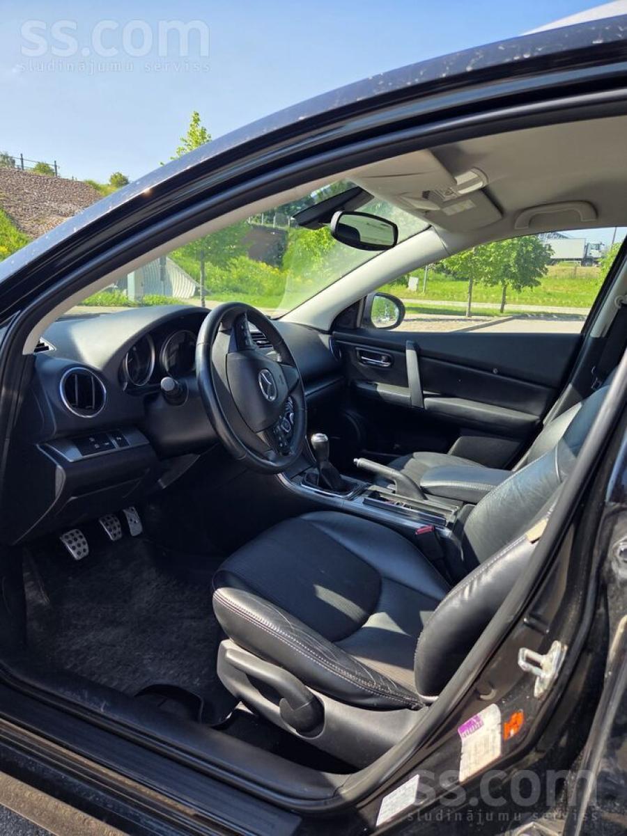 Black Mazda 6 2011 in Daugavpils, with an engine capacity of 2.20 L and mileage of 266 thousand km for 3500 €, photo 13 on AUTOMOTO.COM.LV