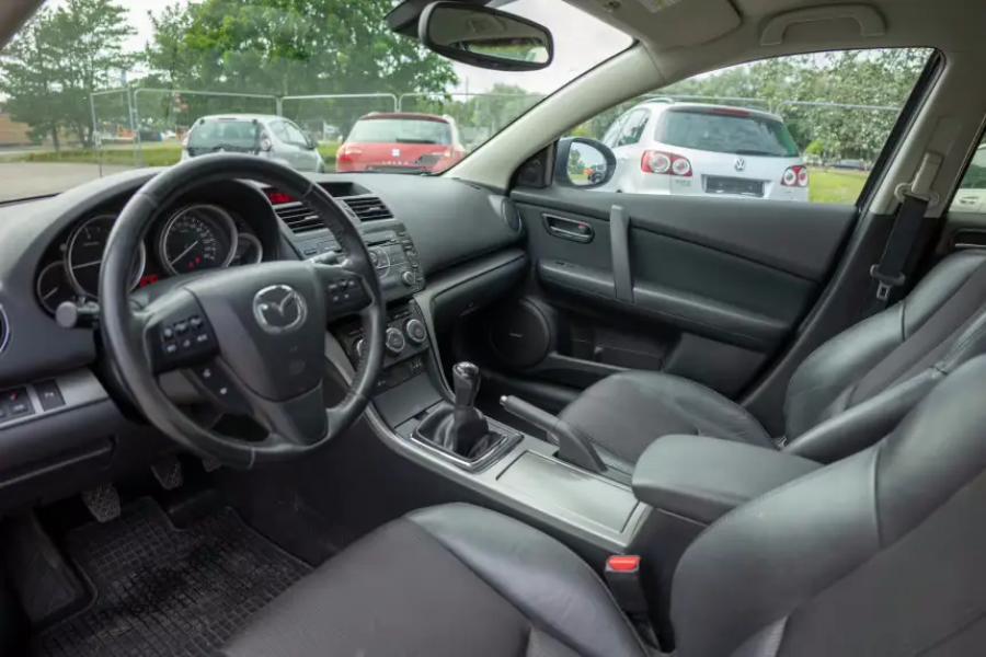 Melns Mazda 6 2011 Liepāja, ar dzinēja tilpumu 2.20 L un nobraukumu 197 tūkst. km par 4250 €, foto 10 vietnē AUTOMOTO.COM.LV