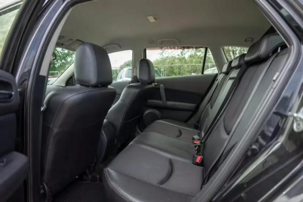 Black Mazda 6 2011 in Liepaja, with an engine capacity of 2.20 L and mileage of 197 thousand km for 4250 €, photo 10 on AUTOMOTO.COM.LV