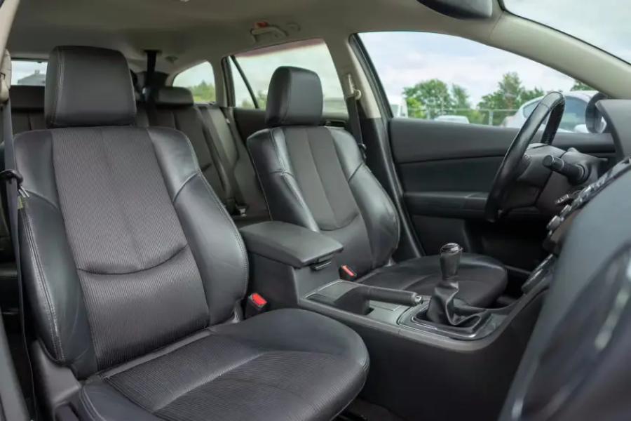 Melns Mazda 6 2011 Liepāja, ar dzinēja tilpumu 2.20 L un nobraukumu 197 tūkst. km par 4250 €, foto 14 vietnē AUTOMOTO.COM.LV