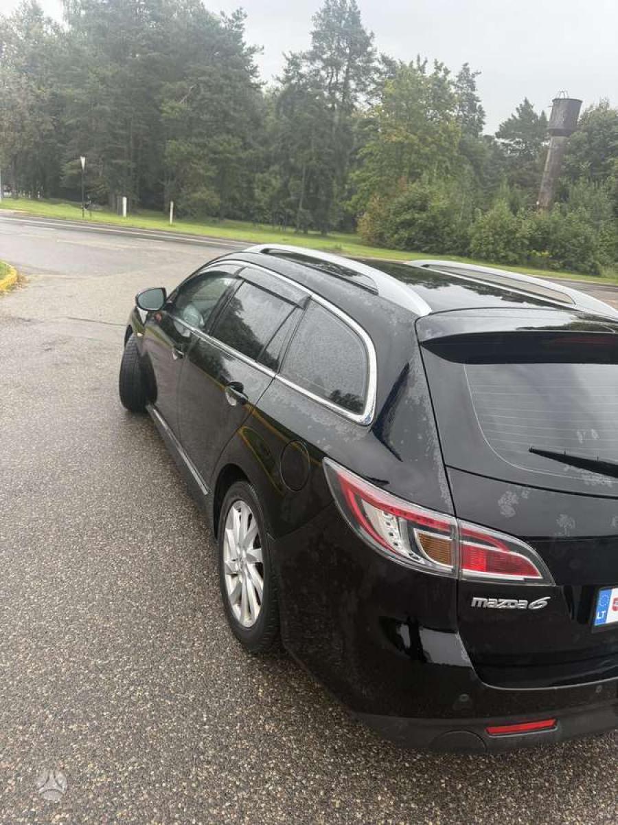 Black Mazda 6 2011 in Vilnius, with an engine capacity of 2.18 L and mileage of 394 thousand km for 3000 €, photo 7 on AUTOMOTO.COM.LV