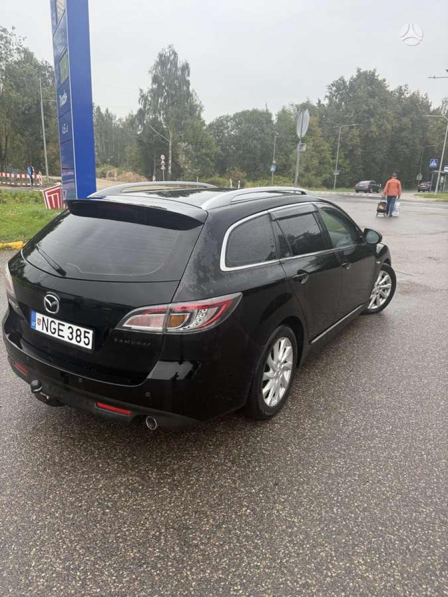 Black Mazda 6 2011 in Vilnius, with an engine capacity of 2.18 L and mileage of 394 thousand km for 3000 €, photo 8 on AUTOMOTO.COM.LV