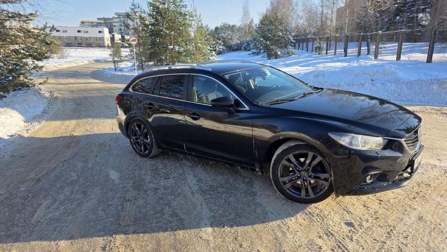 Black Mazda 6 2013 in Vilnius, with an engine capacity of 2.18 L and mileage of 255 thousand km for 5499 €, photo 2 on AUTOMOTO.COM.LV