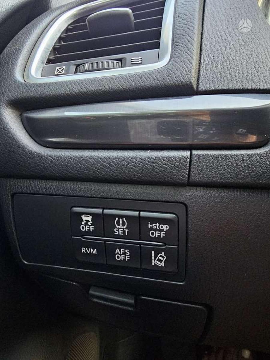 Black Mazda 6 2013 in Panevezys, with an engine capacity of 2.18 L and mileage of 218 thousand km for 5200 €, photo 8 on AUTOMOTO.COM.LV