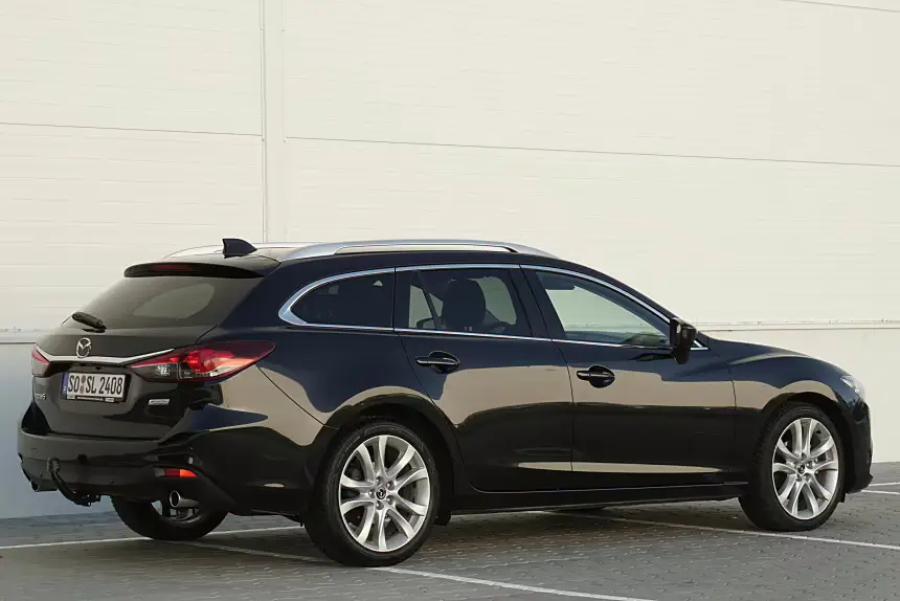 Black Mazda 6 2014 in Riga, with an engine capacity of 2.20 L and mileage of 188 thousand km for 7700 €, photo 10 on AUTOMOTO.COM.LV