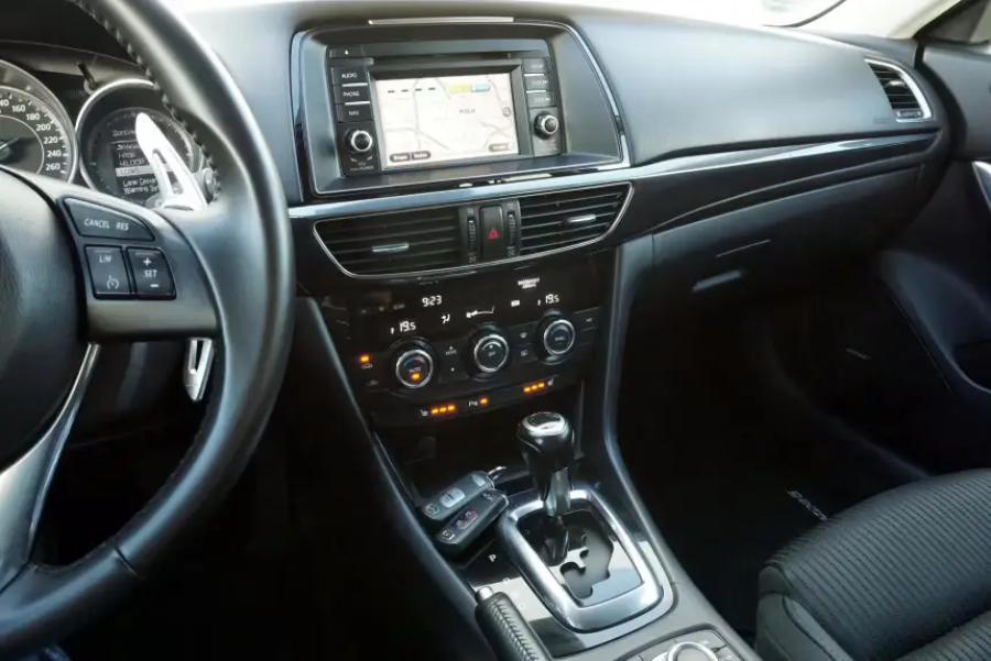 Black Mazda 6 2014 in Riga, with an engine capacity of 2.20 L and mileage of 188 thousand km for 7700 €, photo 18 on AUTOMOTO.COM.LV
