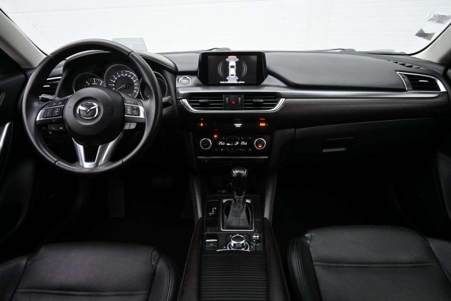 Black Mazda 6 2015 in Kretinga, with an engine capacity of 2.18 L and mileage of 178 thousand km for 8499 €, photo 31 on AUTOMOTO.COM.LV