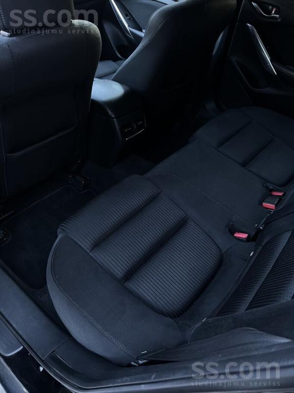 Black Mazda 6 2015 in Riga, with an engine capacity of 2.20 L and mileage of 167 thousand km for 7250 €, photo 9 on AUTOMOTO.COM.LV