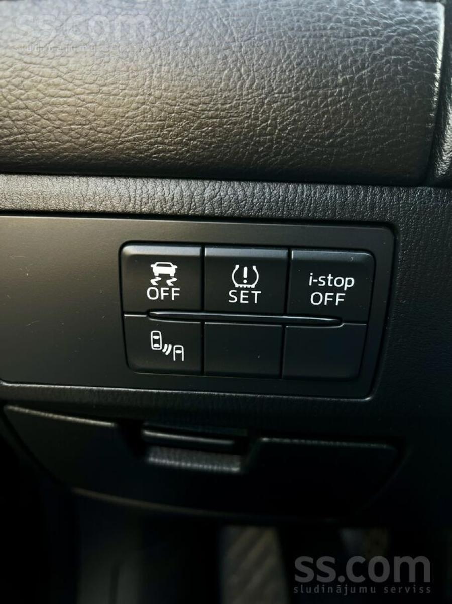 Black Mazda 6 2015 in Riga, with an engine capacity of 2.20 L and mileage of 168 thousand km for 5600 €, photo 12 on AUTOMOTO.COM.LV
