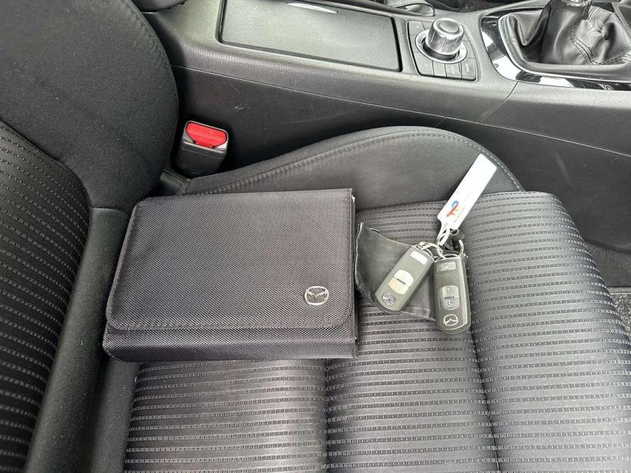 Black Mazda 6 2015 in Kaunas, with an engine capacity of 2.18 L and mileage of 246 thousand km for 3990 €, photo 16 on AUTOMOTO.COM.LV