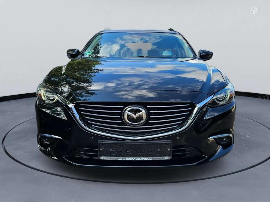 Black Mazda 6 2017 in Marijampole, with an engine capacity of 2.49 L and mileage of 221 thousand km for 10700 €, photo 3 on AUTOMOTO.COM.LV