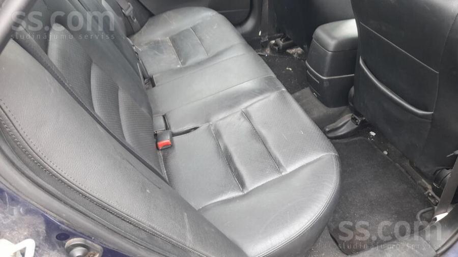 Blue Mazda 6 2003 in Riga, with an engine capacity of 2.20 L and mileage of 299 thousand km for 500 €, photo 14 on AUTOMOTO.COM.LV