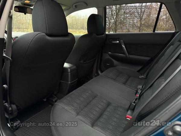Zils Mazda 6 2006 Tallina, ar dzinēja tilpumu 2.30 L un nobraukumu 165 tūkst. km par 1600 €, foto 11 vietnē AUTOMOTO.COM.LV
