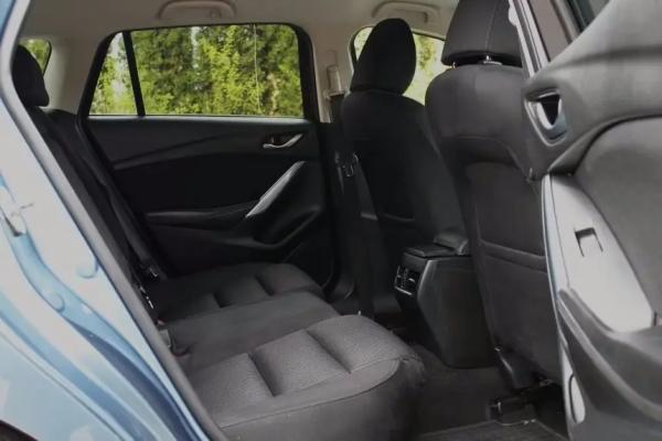 Zils Mazda 6 2013 Jelgava, ar dzinēja tilpumu 2.20 L un nobraukumu 141 tūkst. km par 5500 €, foto 8 vietnē AUTOMOTO.COM.LV