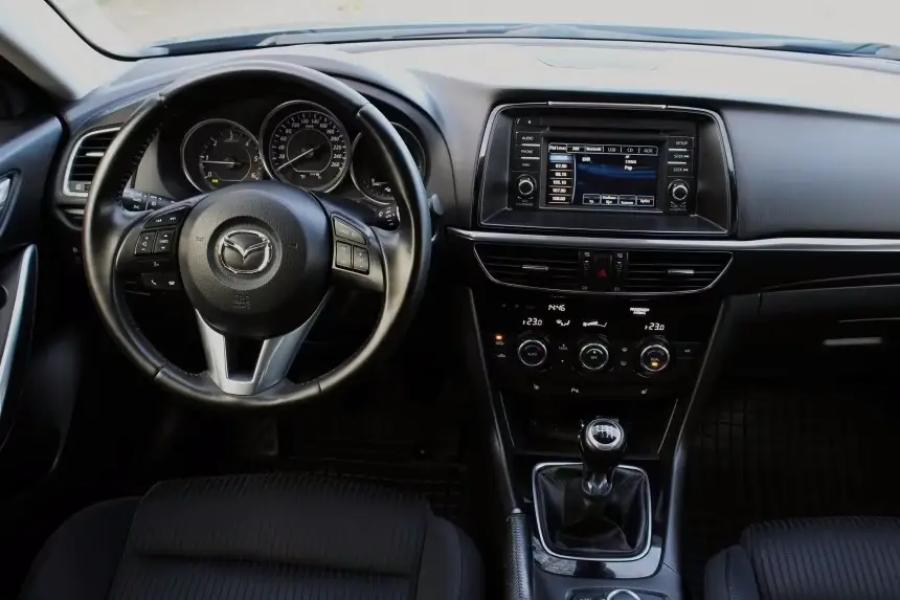 Zils Mazda 6 2013 Jelgava, ar dzinēja tilpumu 2.20 L un nobraukumu 141 tūkst. km par 5500 €, foto 12 vietnē AUTOMOTO.COM.LV