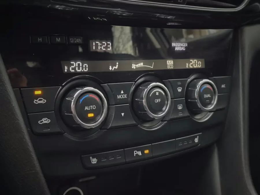 Blue Mazda 6 2014 in Riga, with an engine capacity of 2.20 L and mileage of 287 thousand km for 4590 €, photo 17 on AUTOMOTO.COM.LV