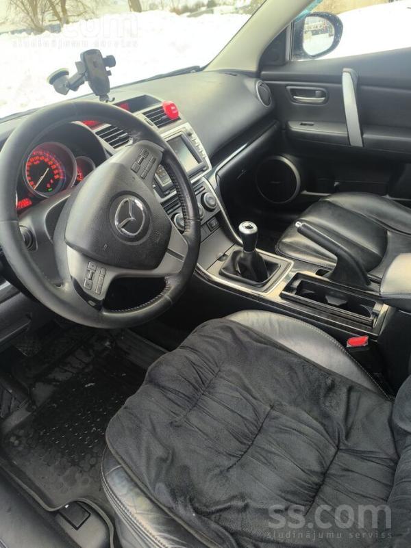 Pelēks Mazda 6 2009 Rēzekne, ar dzinēja tilpumu 2.20 L un nobraukumu 327 tūkst. km par 2600 €, foto 10 vietnē AUTOMOTO.COM.LV