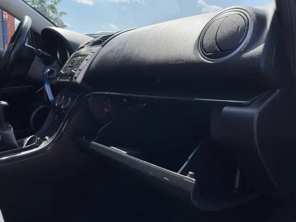 Grey Mazda 6 2009 in Talsi, with an engine capacity of 1.80 L and mileage of 234 thousand km for 2300 €, photo 10 on AUTOMOTO.COM.LV