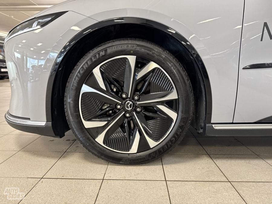 Grey Mazda 6 2025 in Vilnius, with an engine capacity of 0.00 L and mileage of 18 thousand km for 39500 €, photo 28 on AUTOMOTO.COM.LV