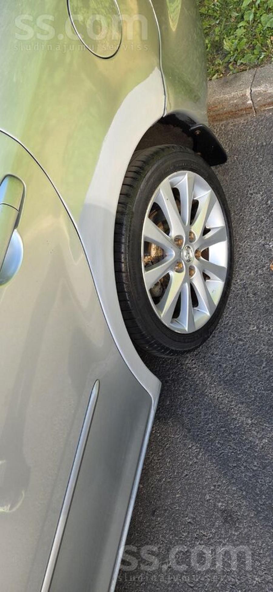 Pelēks Mazda 6 2006 Rīga, ar dzinēja tilpumu 2.30 L un nobraukumu 143 tūkst. km par 1000 €, foto 5 vietnē AUTOMOTO.COM.LV