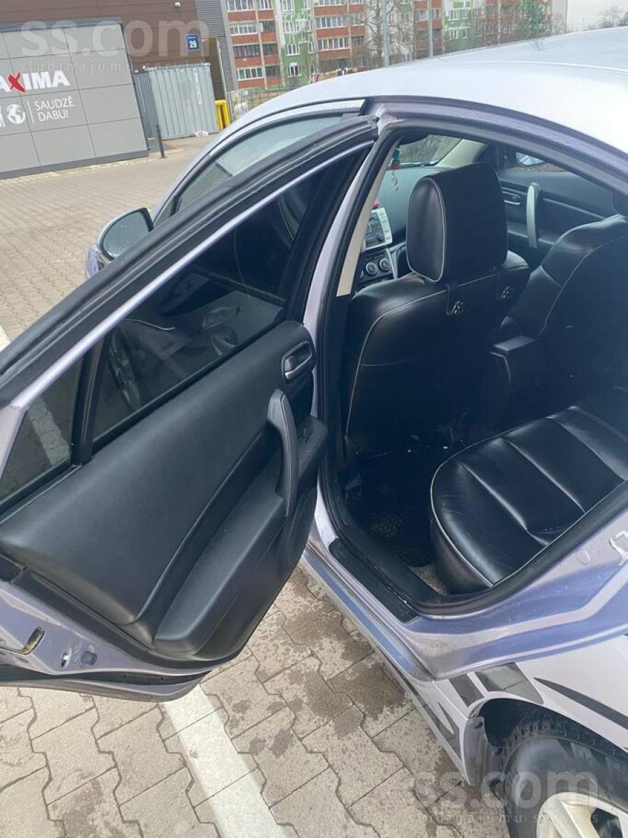 Pelēks Mazda 6 2008 Rīga, ar dzinēja tilpumu 2.00 L un nobraukumu 284 tūkst. km par 2300 €, foto 9 vietnē AUTOMOTO.COM.LV