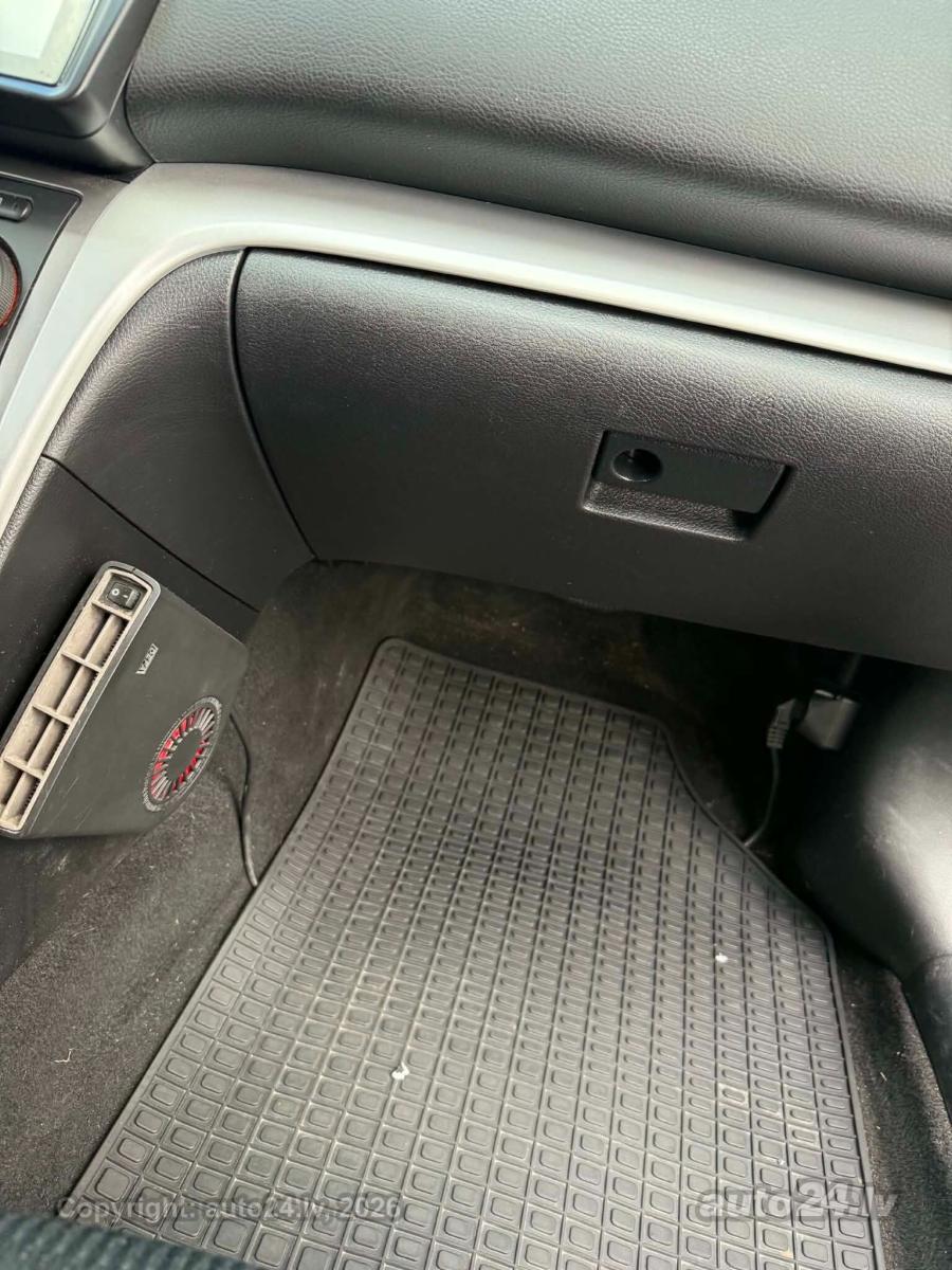 Grey Mazda 6 2009 in Valga, with an engine capacity of 2.00 L and mileage of 0 thousand km for 2600 €, photo 12 on AUTOMOTO.COM.LV